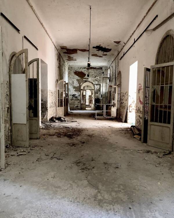 9 Abandoned Asylums That Will Make Your Skin Crawl