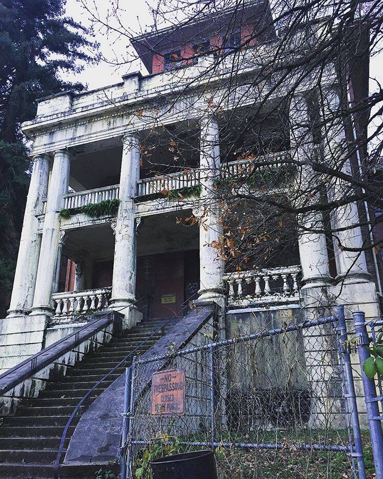 9 Abandoned Asylums That Will Make Your Skin Crawl