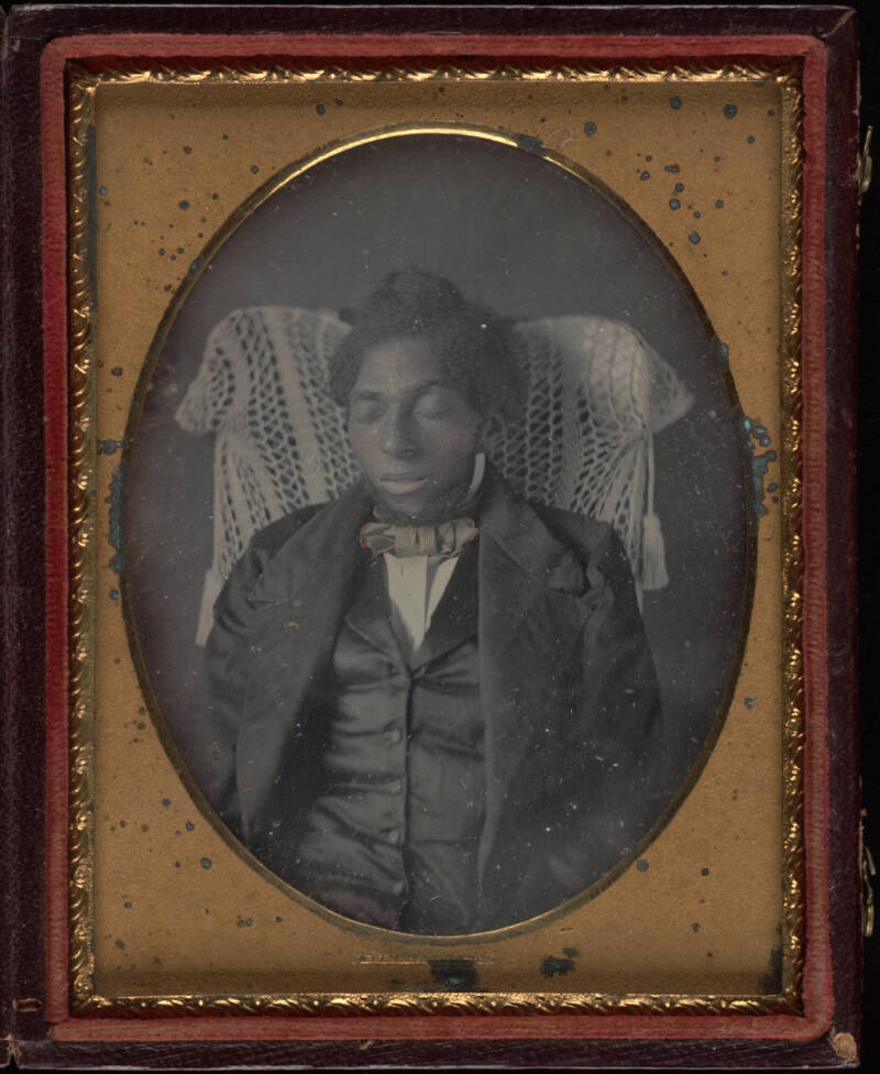 Inside Victorian Post-Mortem Photography's Chilling Archive Of Death ...