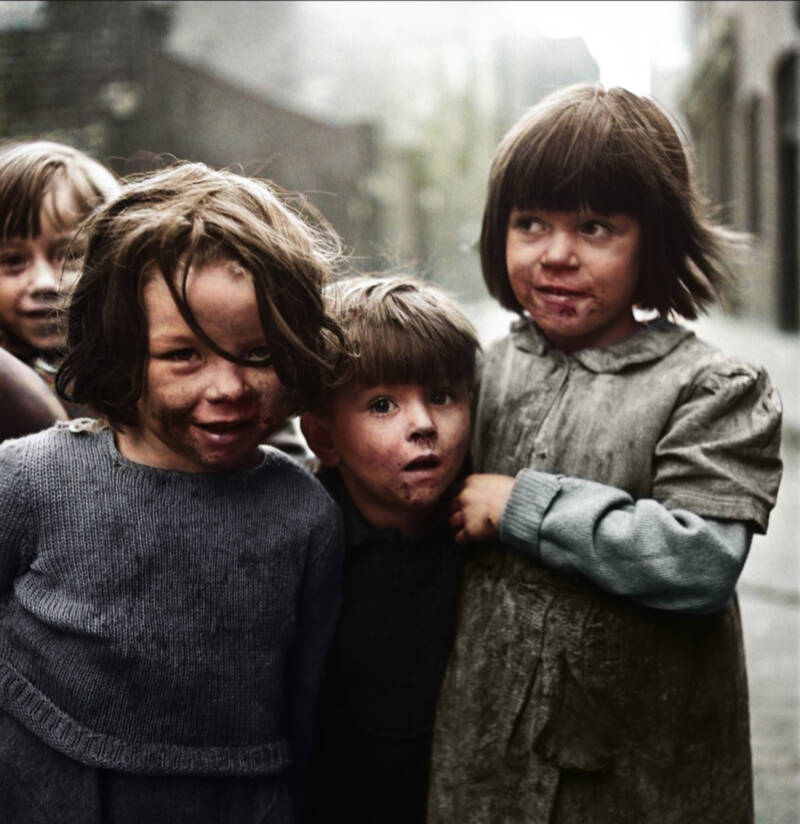 43 Colorized Photos Of London During The Victorian Era