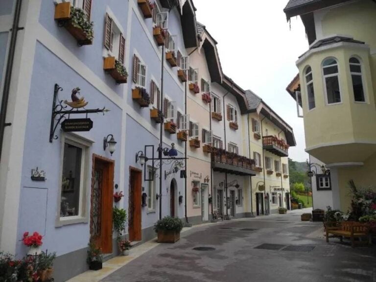 Inside Hallstatt, China — A Perfect Replica Of An Austrian Village