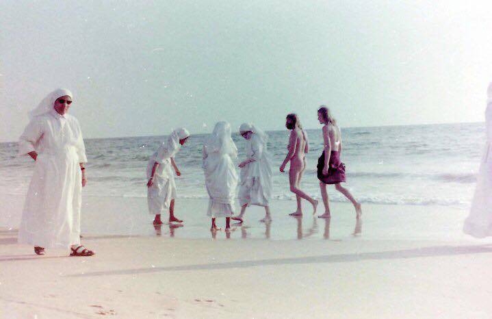 33 Vintage Photos That Capture The Goa Hippie Movement
