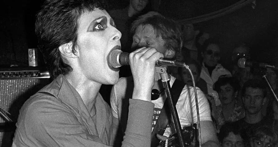 Experience The British Punk Movement In 32 Wild Images