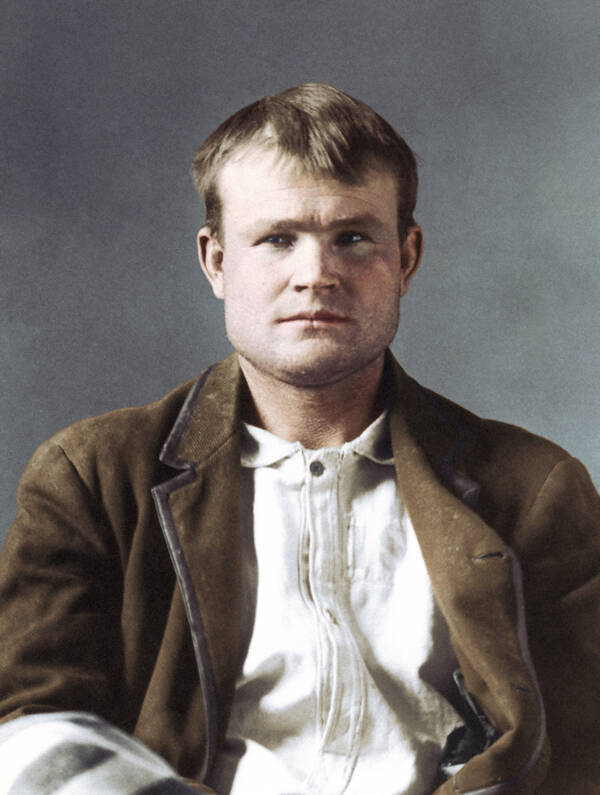 44 Colorized Portraits Of Iconic Figures Throughout History