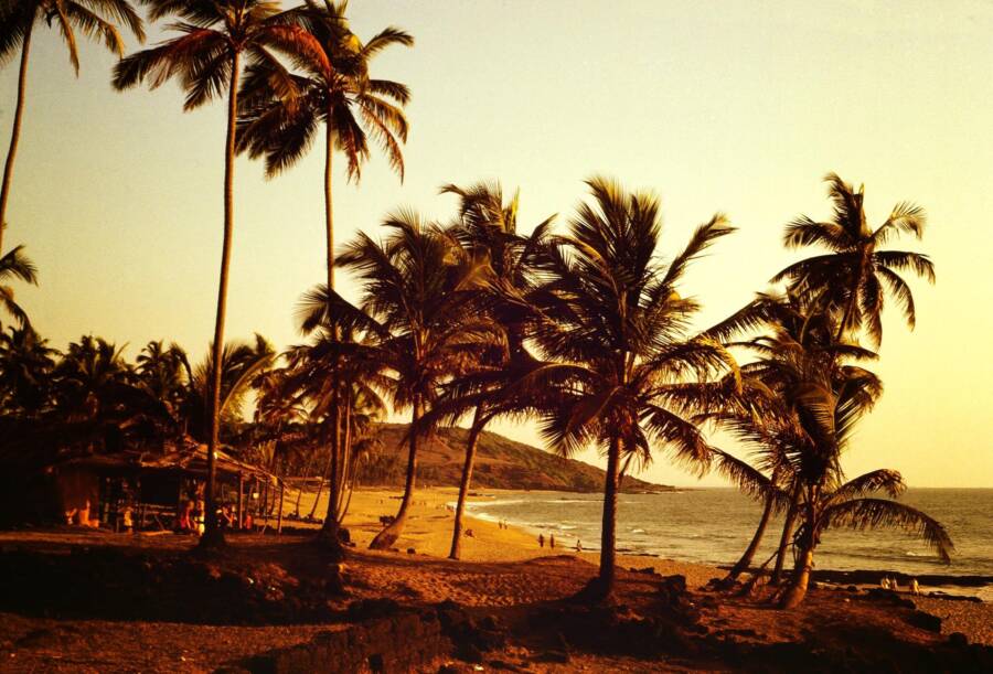 33 Vintage Photos That Capture The Goa Hippie Movement