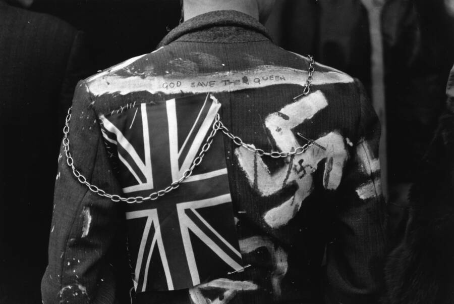 Experience The British Punk Movement In 32 Wild Images