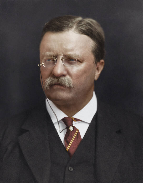 44 Colorized Portraits Of Iconic Figures Throughout History