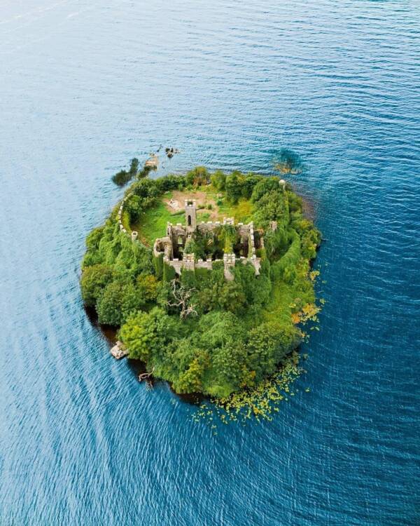 27 Stunning Photos Of McDermott's Castle In Ireland