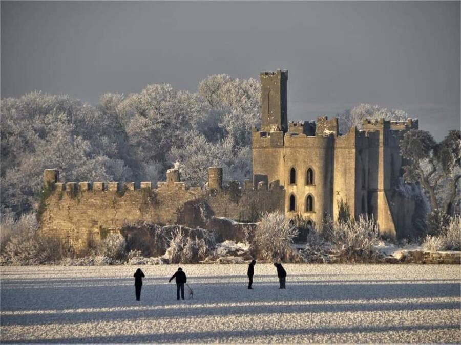 27 Stunning Photos Of McDermott's Castle In Ireland