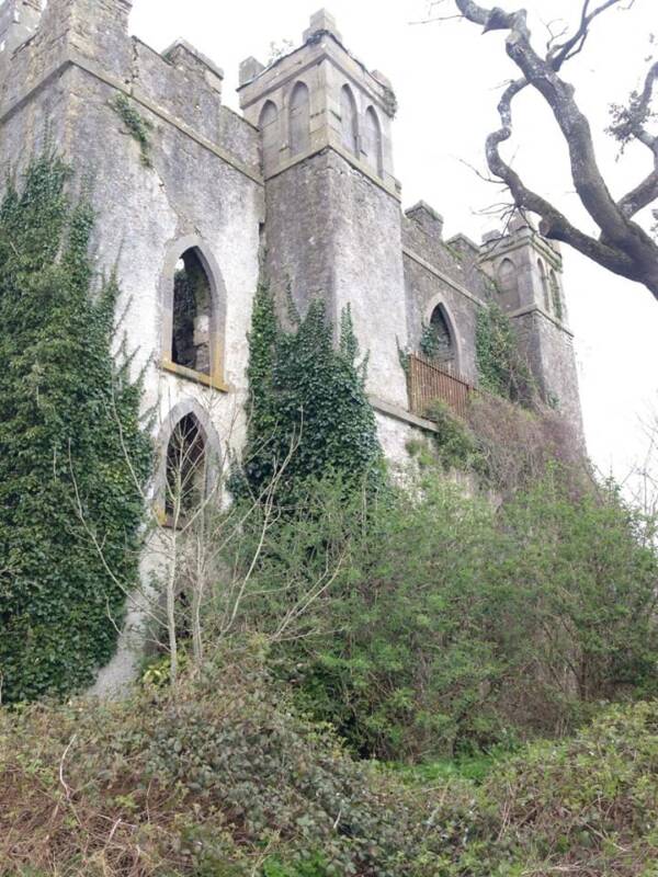 27 Stunning Photos Of McDermott's Castle In Ireland