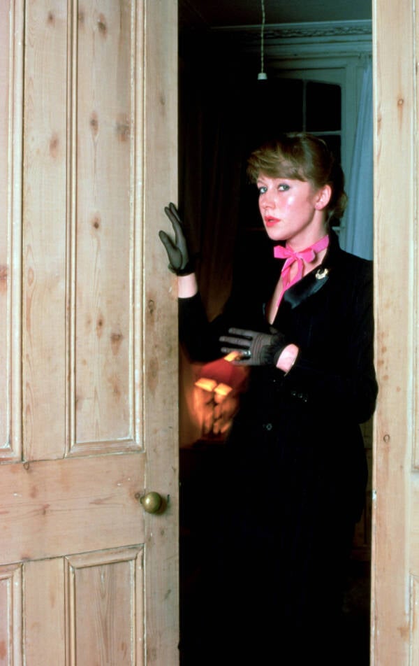 33 Photos Of Helen Mirren Young, Vibrant, And Timeless