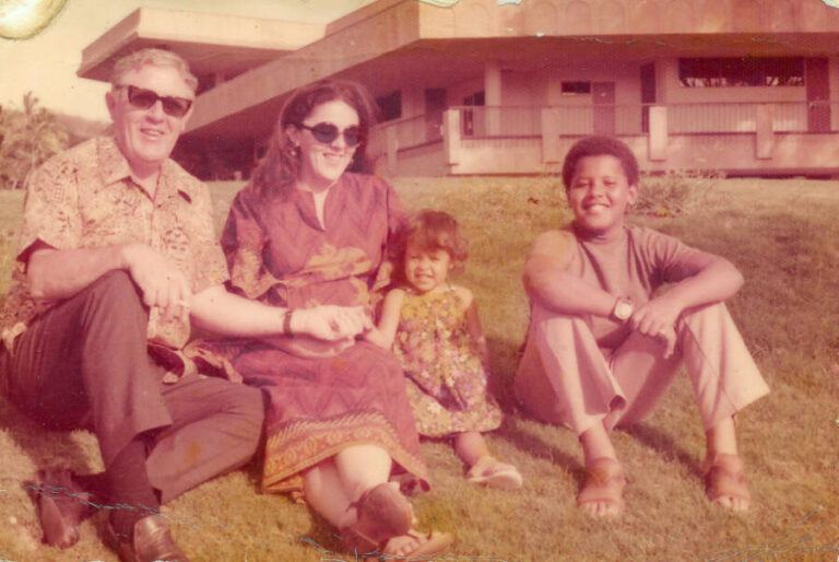 Stanley Ann Dunham: The Story Of Barack Obama's Mother