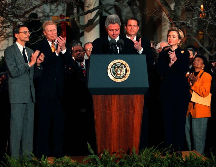 55 Iconic American History Photos And The Stories Behind Them