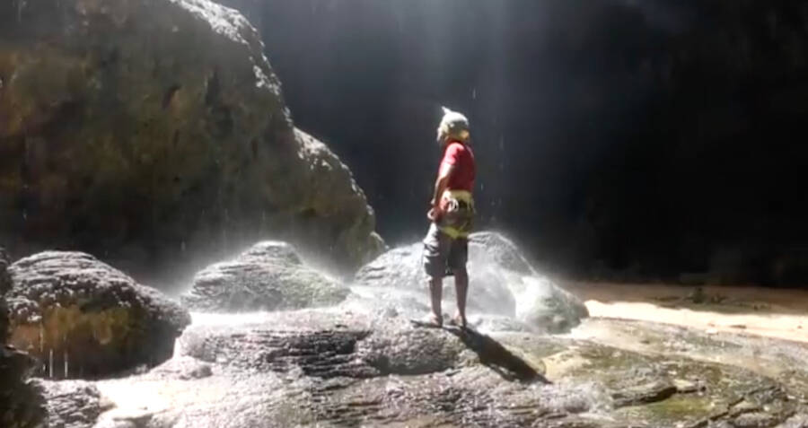 Explorers Reach The Bottom Of Yemen's Well Of Hell For The First Time
