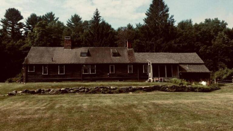 9 Real Haunted Houses In America And The Chilling Stories Behind Them