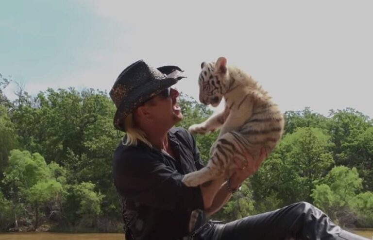 Jeff Lowe, The 'Tiger King' Zookeeper Who Swindled Joe Exotic