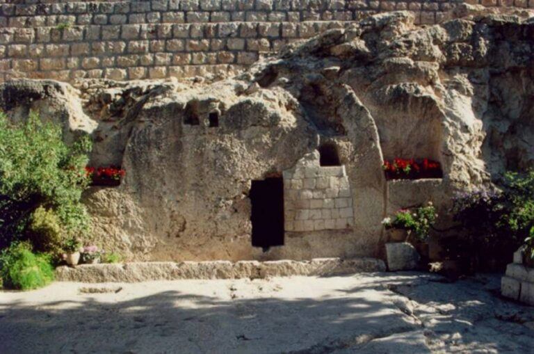 Inside Jesus' Tomb And The True Story Behind It