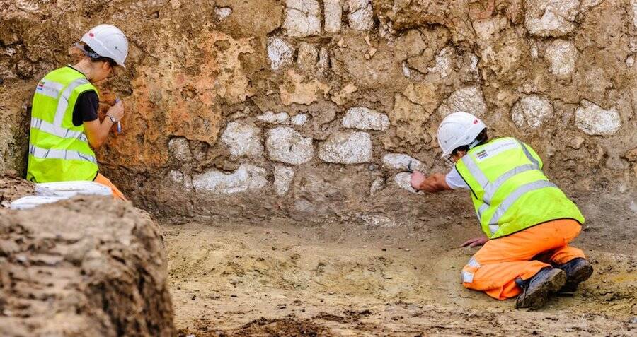 Amphitheater Excavation In England Reveals Roman-Era Gladiator Cells