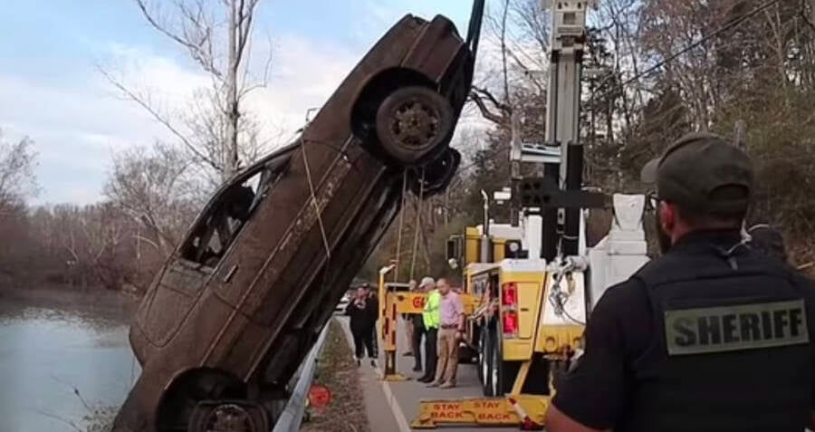 Scuba-Diving YouTuber Solves 21-Year-Old Tennessee Cold Case