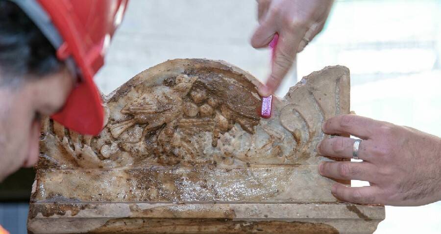 Second-Century Funerary Altar For Teenage Girl Discovered In Rome