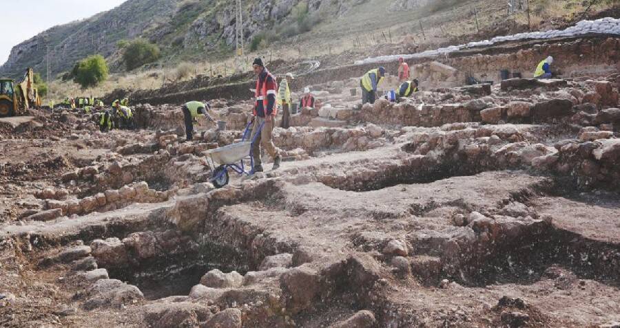 Study Suggests Humans Started Using Fire Almost A Million Years Ago