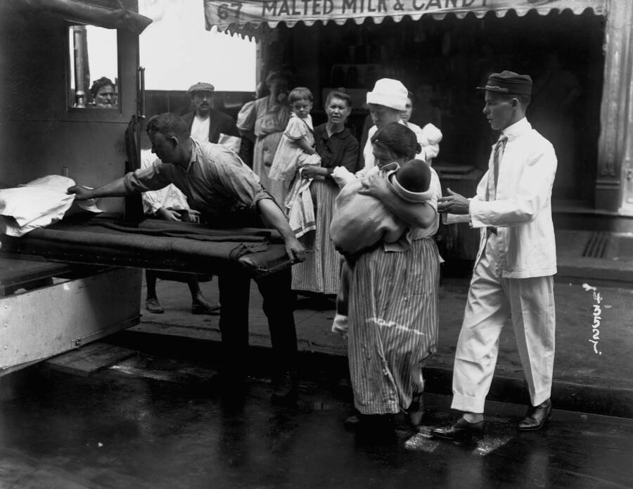 Inside America's Polio Epidemics In 44 Unsettling Photos