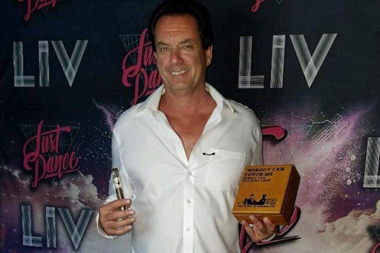 9 Crooked Cops Who Became Criminals Themselves