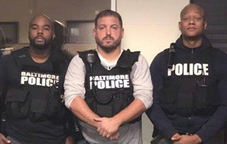 9 Crooked Cops Who Became Criminals Themselves