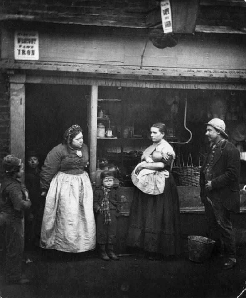 27 Haunting Images Of The Slums In Victorian England
