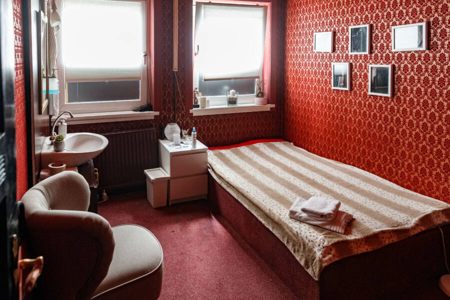 Red-Light Districts From Around The World In 35 Photos