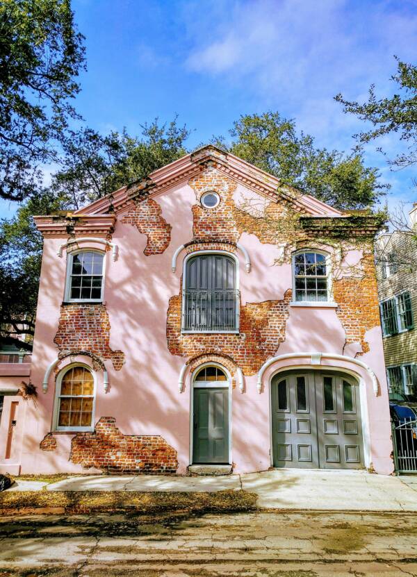 44 Eerie Abandoned Houses From Around The World