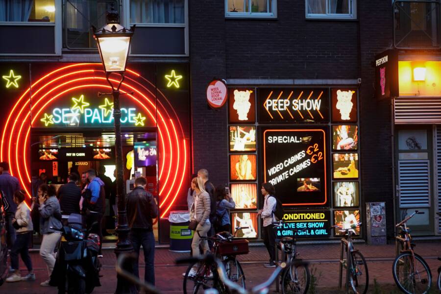 Red-Light Districts From Around The World In 35 Photos