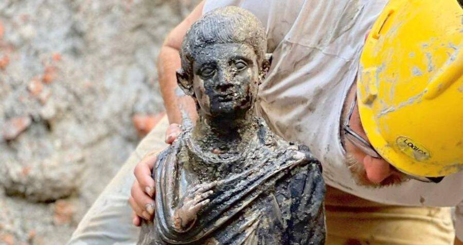 Ancient Bronze Statues Uncovered At An Etruscan Spa