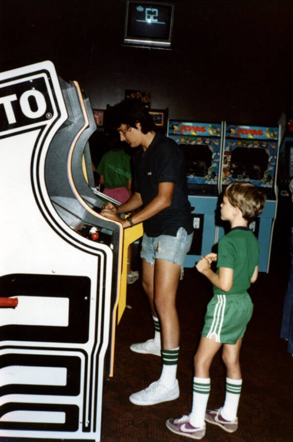 31 Vintage Photos From The Glory Days Of Arcades