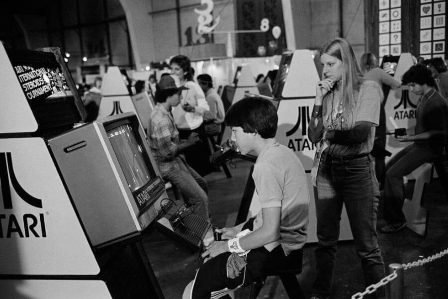 31 Vintage Photos From The Glory Days Of Arcades