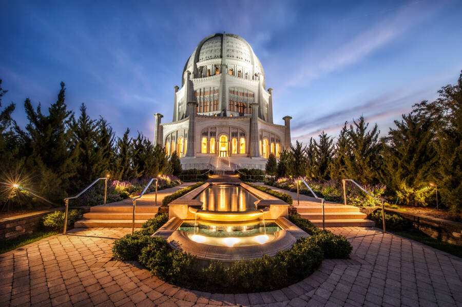 29 Awe-Inspiring Photos Of Holy Places Around The World