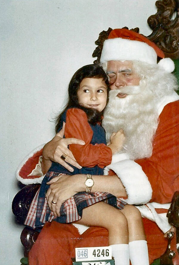 44 Creepy Mall Santas That Likely Left Kids Traumatized