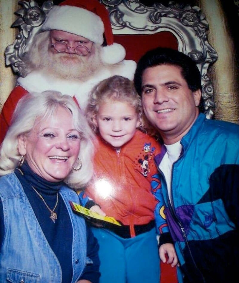44 Creepy Mall Santas That Likely Left Kids Traumatized