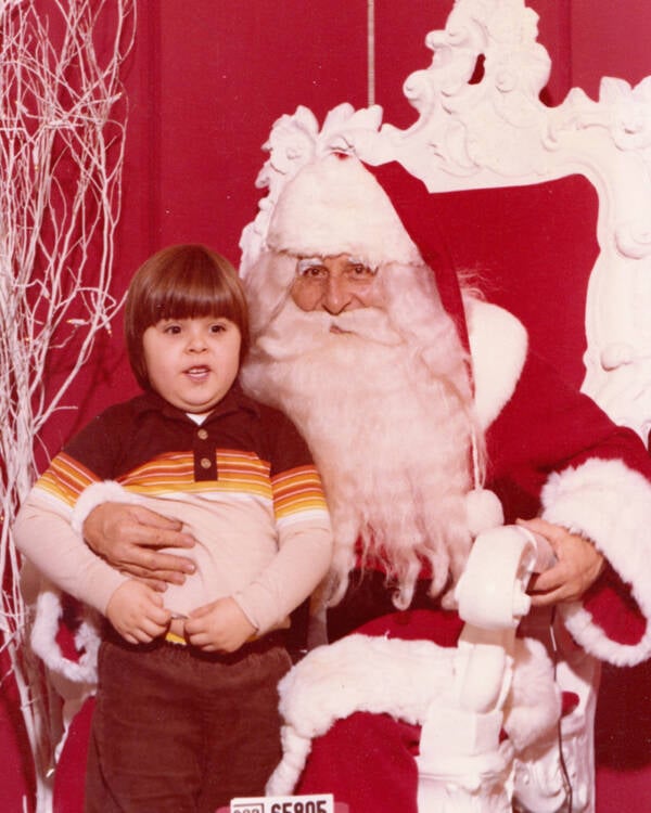44 Creepy Mall Santas That Likely Left Kids Traumatized