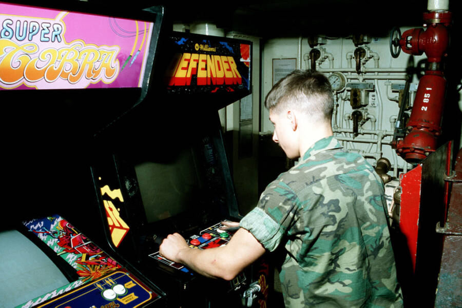 31 Vintage Photos From The Glory Days Of Arcades