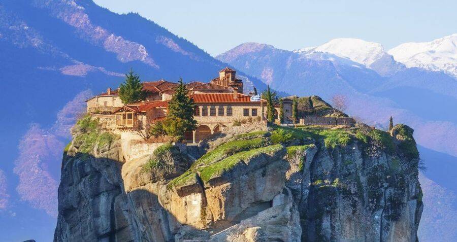 29 Awe-Inspiring Photos Of Holy Places Around The World