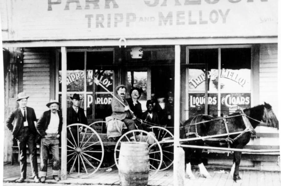 33 Historic Photos Of Wild West Saloons On The American Frontier