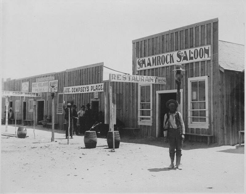 33 Historic Photos Of Wild West Saloons On The American Frontier