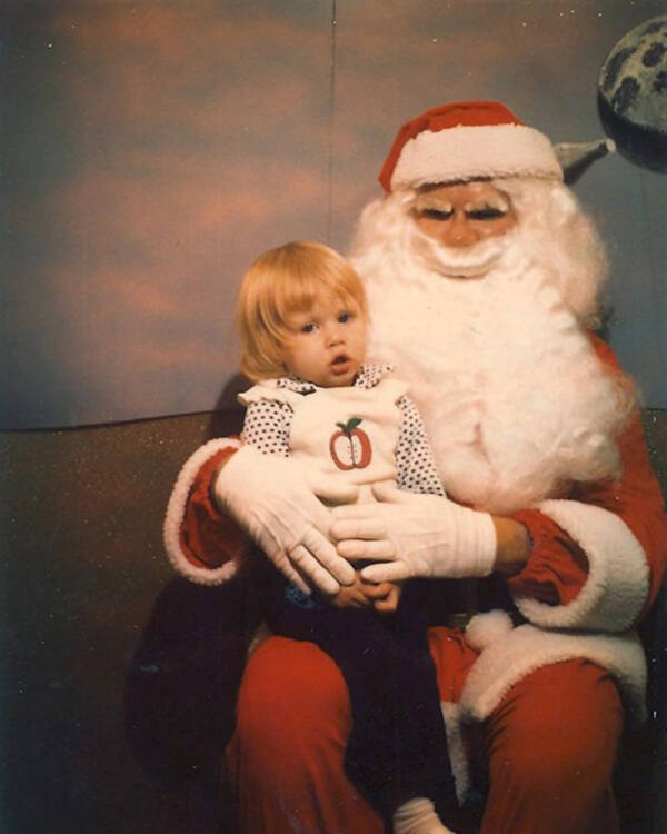 44 Creepy Mall Santas That Likely Left Kids Traumatized