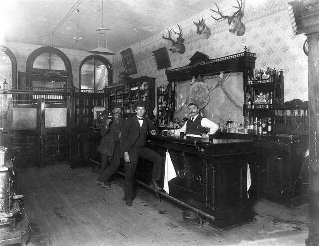33 Historic Photos Of Wild West Saloons On The American Frontier