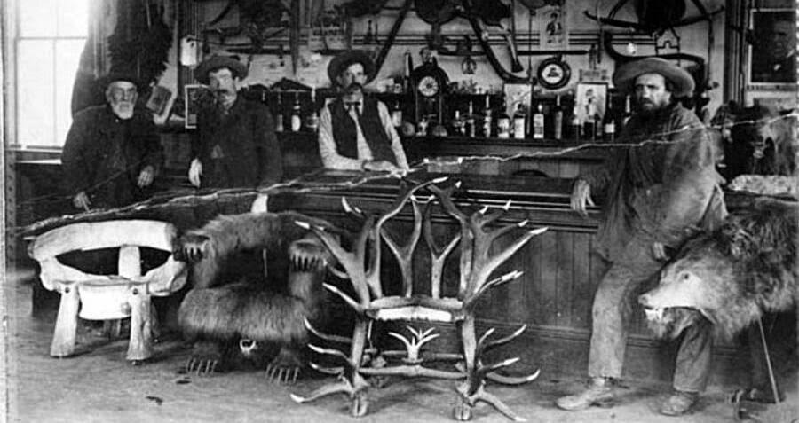 33 Historic Photos Of Wild West Saloons On The American Frontier