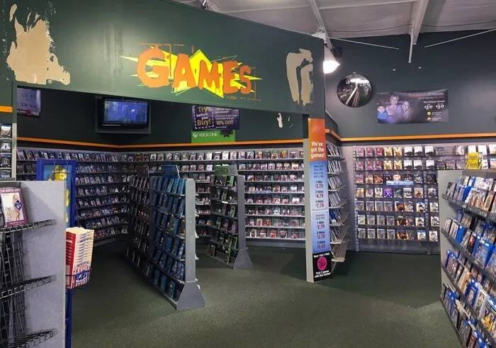 23 Vintage Blockbuster Photos From The Heyday Of Video Rentals