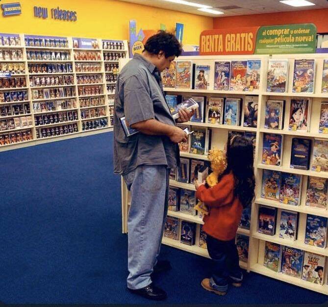 23 Vintage Blockbuster Photos From The Heyday Of Video Rentals