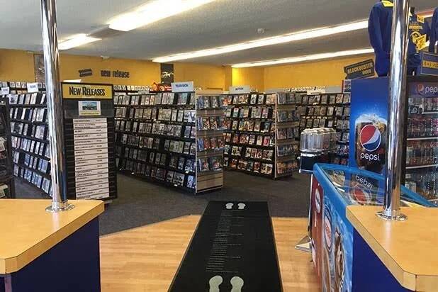 23 Vintage Blockbuster Photos From The Heyday Of Video Rentals