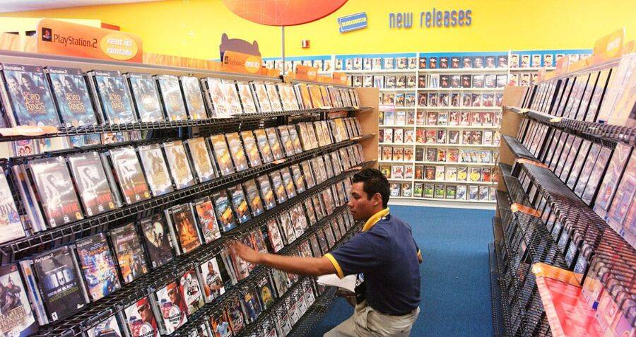 23 Vintage Blockbuster Photos From The Heyday Of Video Rentals